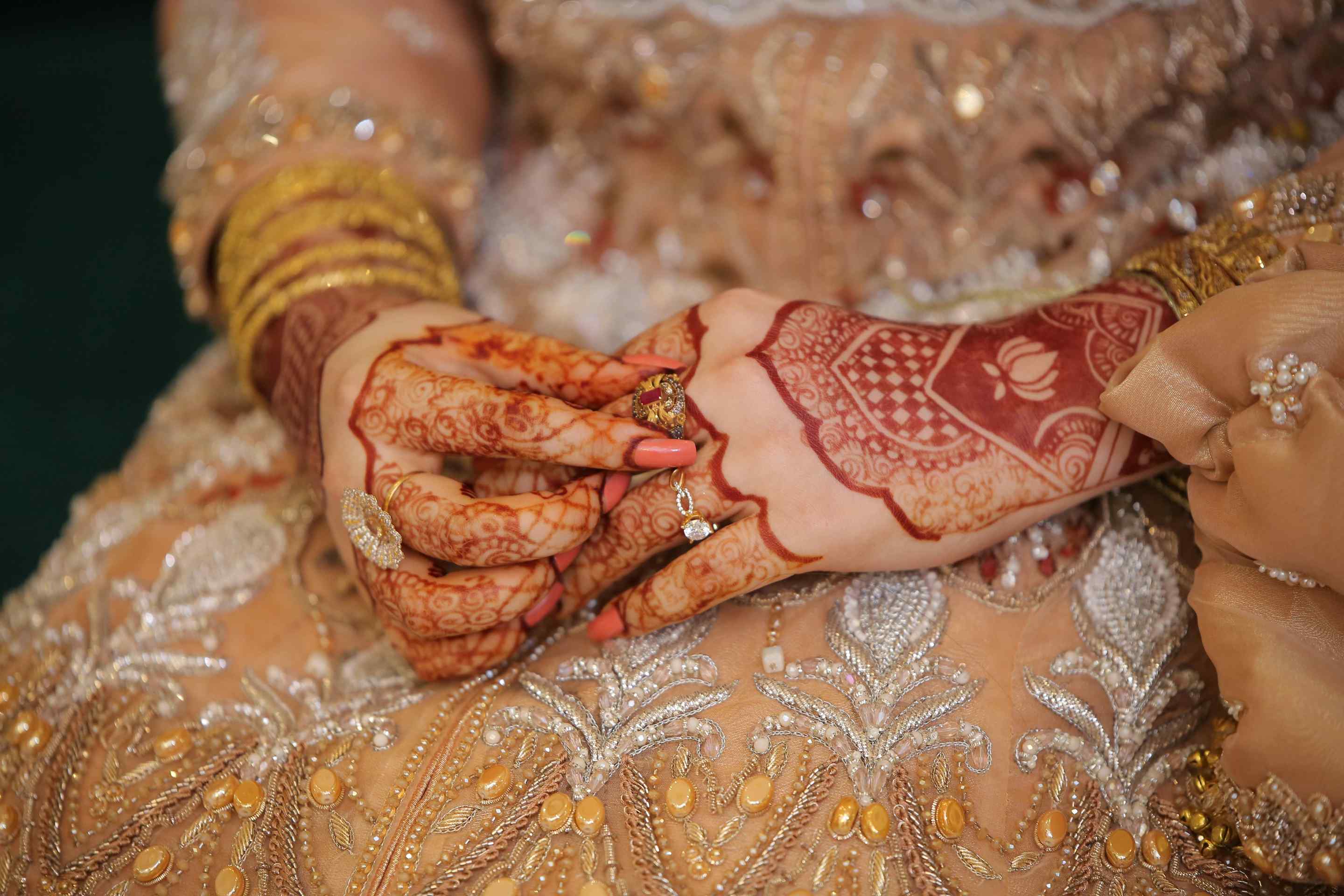 Mehndi Design Trends 2026: Bridal & Minimal Styles Guide | Happiffie